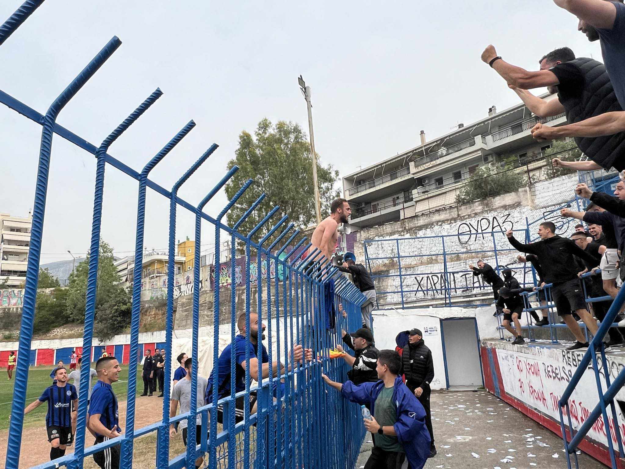 Ο Ψυχωμένος Χαραυγιακός νίκη τίτλου 1-0 τον Φοίνικα Περιστερίου